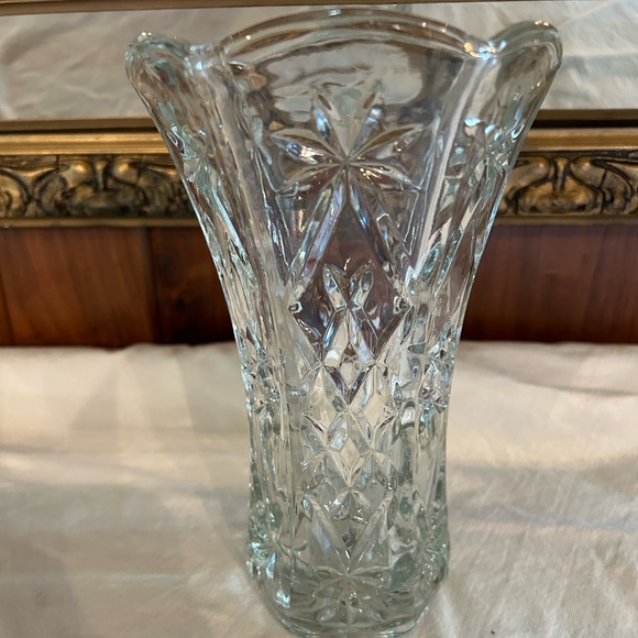 Anchor Hocking | Accents | Vintage Anchor Hocking Prescut Vase | Poshmark